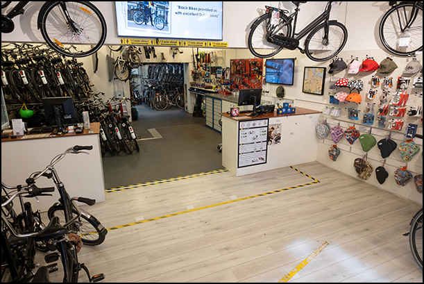 black bikes rentals wallen amsterdam center - Black Bikes