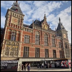 1 central station - Black Bikes